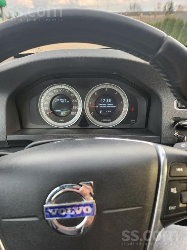 Melns Volvo S60 2013 Ludza, ar dzinēja tilpumu 2.00 L un nobraukumu 294 tūkst. km par 4500 €, foto 5 vietnē AUTOMOTO.COM.LV