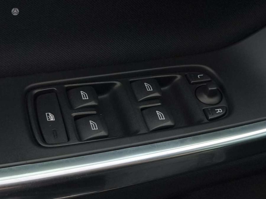 Black Volvo S60 2013 in Vilnius, with an engine capacity of 2.00 L and mileage of 313 thousand km for 6899 €, photo 14 on AUTOMOTO.COM.LV