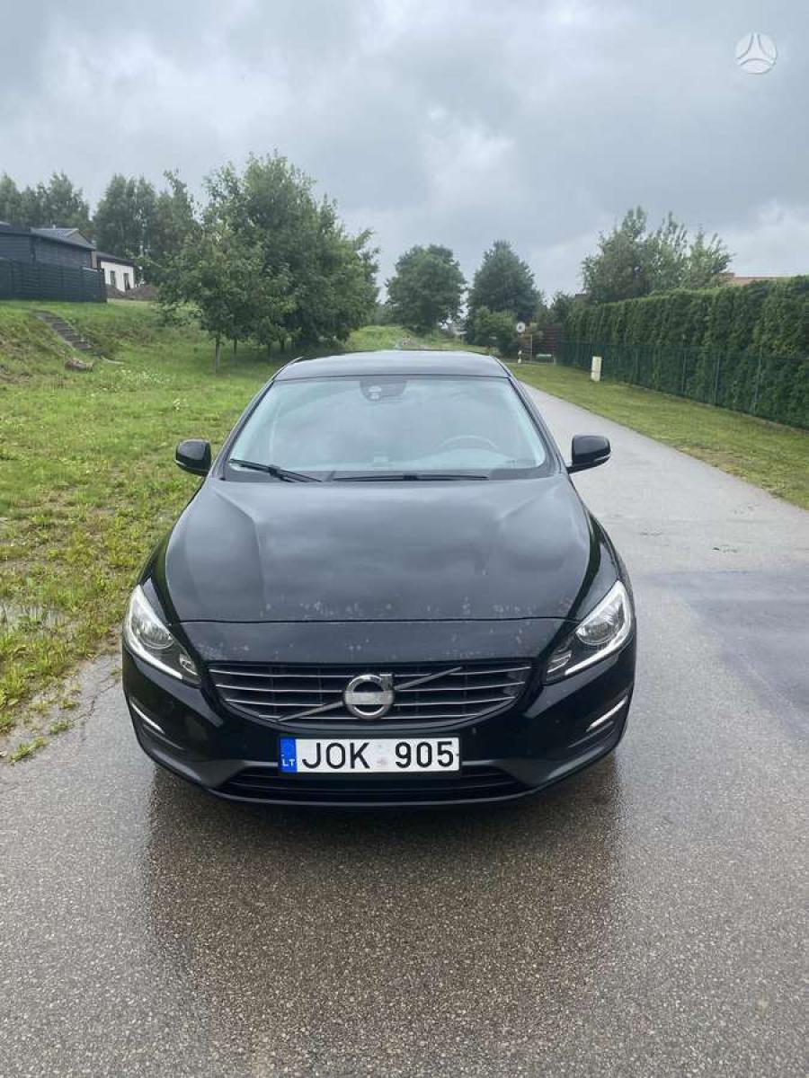 Black Volvo S60 2013 in Klaipeda, with an engine capacity of 1.98 L and mileage of 289 thousand km for 6300 €, photo 1 on AUTOMOTO.COM.LV