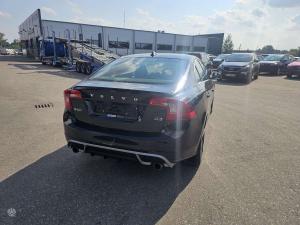 Black Volvo S60 2013 in Ukmerge, with an engine capacity of 1.98 L and mileage of 230 thousand km for 4900 €, photo 3 on AUTOMOTO.COM.LV