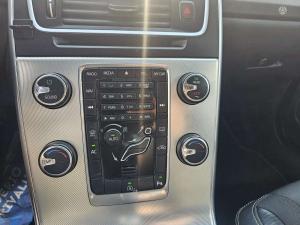 Black Volvo S60 2013 in Ukmerge, with an engine capacity of 1.98 L and mileage of 230 thousand km for 4900 €, photo 6 on AUTOMOTO.COM.LV