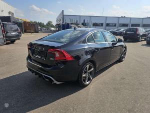 Black Volvo S60 2013 in Ukmerge, with an engine capacity of 1.98 L and mileage of 230 thousand km for 4900 €, photo 8 on AUTOMOTO.COM.LV