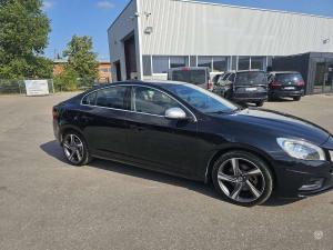 Black Volvo S60 2013 in Ukmerge, with an engine capacity of 1.98 L and mileage of 230 thousand km for 4900 €, photo 11 on AUTOMOTO.COM.LV