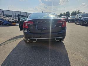 Black Volvo S60 2013 in Ukmerge, with an engine capacity of 1.98 L and mileage of 230 thousand km for 4900 €, photo 17 on AUTOMOTO.COM.LV