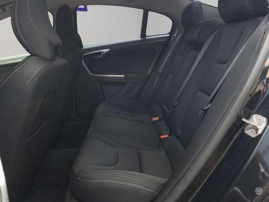 Melns Volvo S60 2013 Viļņa, ar dzinēja tilpumu 2.00 L un nobraukumu 313 tūkst. km par 6899 €, foto 12 vietnē AUTOMOTO.COM.LV