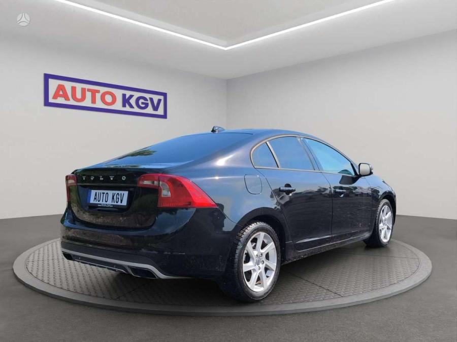 Melns Volvo S60 2013 Viļņa, ar dzinēja tilpumu 2.00 L un nobraukumu 313 tūkst. km par 6899 €, foto 6 vietnē AUTOMOTO.COM.LV