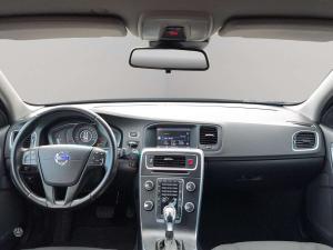 Melns Volvo S60 2013 Viļņa, ar dzinēja tilpumu 2.00 L un nobraukumu 313 tūkst. km par 6899 €, foto 13 vietnē AUTOMOTO.COM.LV
