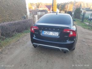 Melns Volvo S60 2014 Viļņa, ar dzinēja tilpumu 2.00 L un nobraukumu 302 tūkst. km par 8000 €, foto 3 vietnē AUTOMOTO.COM.LV