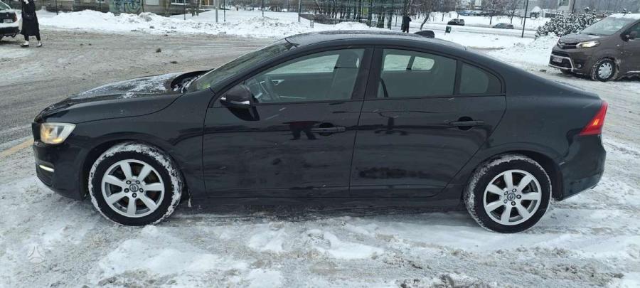 Black Volvo S60 2014 in Kaunas, with an engine capacity of 1.56 L and mileage of 240 thousand km for 5999 €, photo 2 on AUTOMOTO.COM.LV