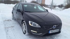 Melns Volvo S60 2014 Gargždai, ar dzinēja tilpumu 1.56 L un nobraukumu 211 tūkst. km par 8100 €, foto  vietnē AUTOMOTO.COM.LV