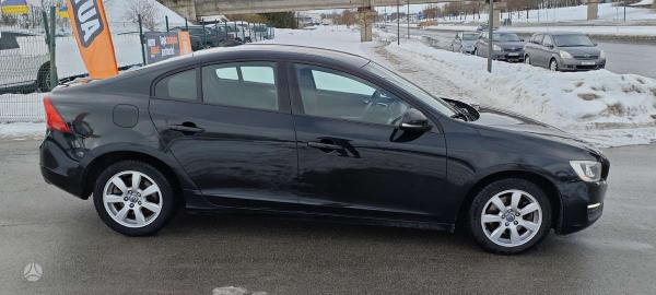 Black Volvo S60 2014 in Kaunas, with an engine capacity of 1.56 L and mileage of 240 thousand km for 5650 €, photo 5 on AUTOMOTO.COM.LV