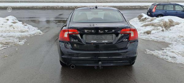 Black Volvo S60 2014 in Kaunas, with an engine capacity of 1.56 L and mileage of 240 thousand km for 5650 €, photo 7 on AUTOMOTO.COM.LV