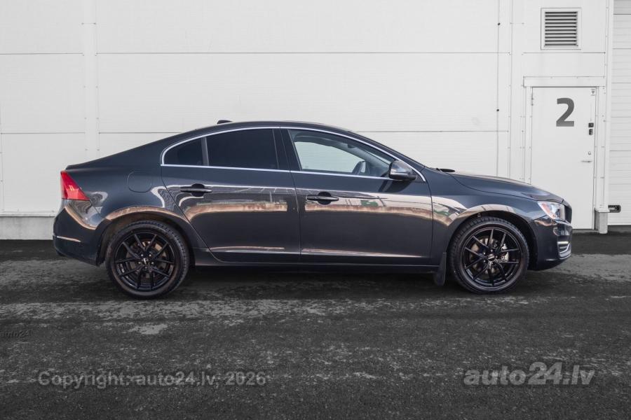 Black Volvo S60 2014 in Tallinn, with an engine capacity of 2.00 L and mileage of 257 thousand km for 6499 €, photo 5 on AUTOMOTO.COM.LV