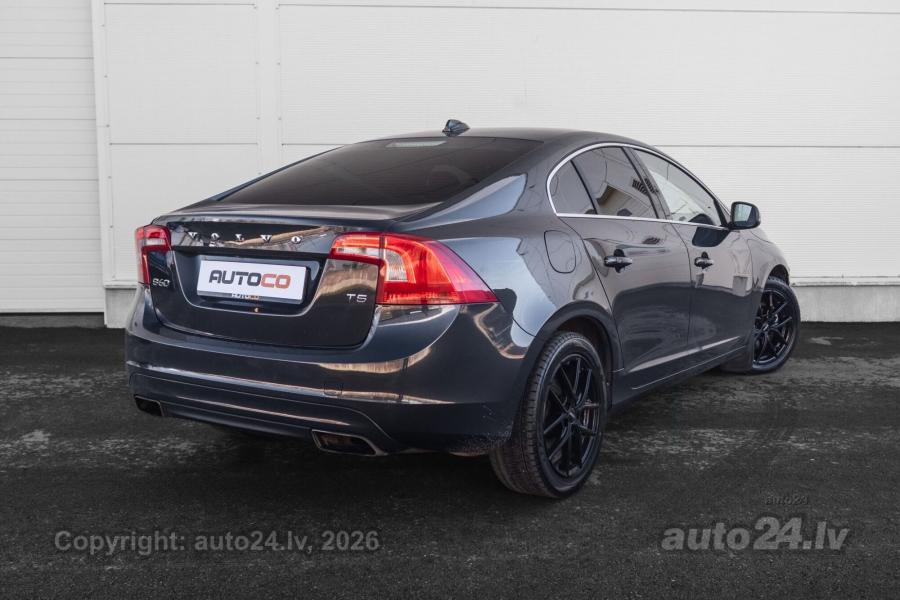 Black Volvo S60 2014 in Tallinn, with an engine capacity of 2.00 L and mileage of 257 thousand km for 6499 €, photo 9 on AUTOMOTO.COM.LV