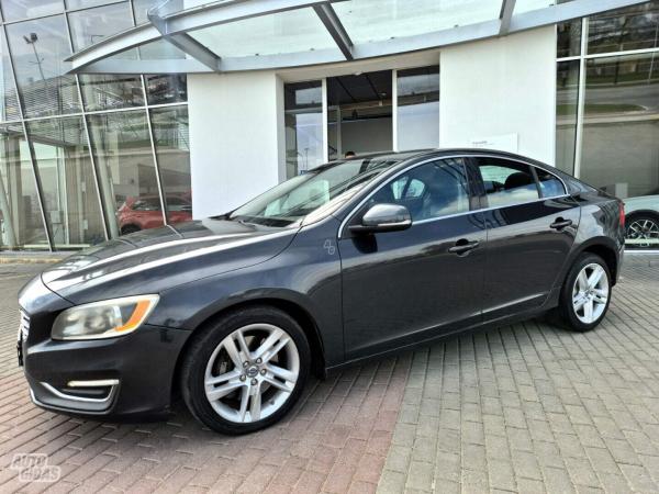 Black Volvo S60 2014 in Siauliai, with an engine capacity of 2.50 L and mileage of 250 thousand km for 7600 €, photo 4 on AUTOMOTO.COM.LV