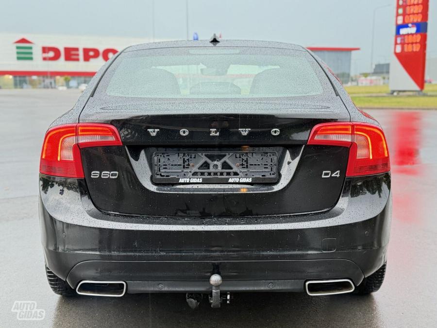 Black Volvo S60 2014 in Panevezys, with an engine capacity of 2.00 L and mileage of 316 thousand km for 5600 €, photo 8 on AUTOMOTO.COM.LV