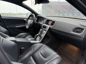 Black Volvo S60 2014 in Panevezys, with an engine capacity of 2.00 L and mileage of 316 thousand km for 5600 €, photo 14 on AUTOMOTO.COM.LV