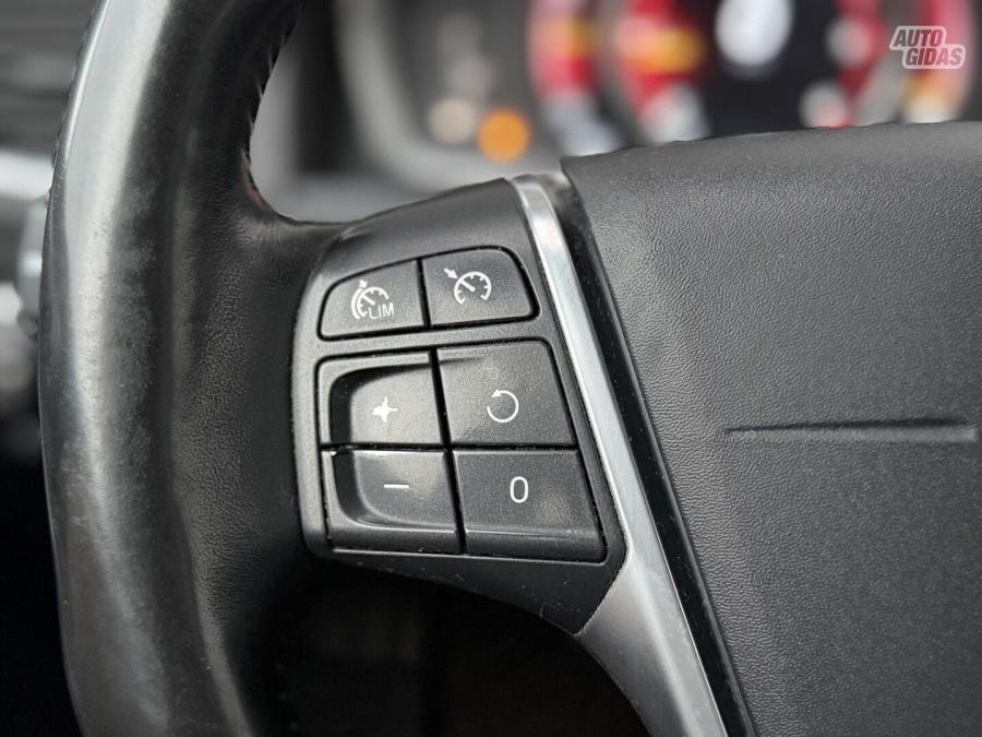 Black Volvo S60 2014 in Panevezys, with an engine capacity of 2.00 L and mileage of 316 thousand km for 5600 €, photo 22 on AUTOMOTO.COM.LV