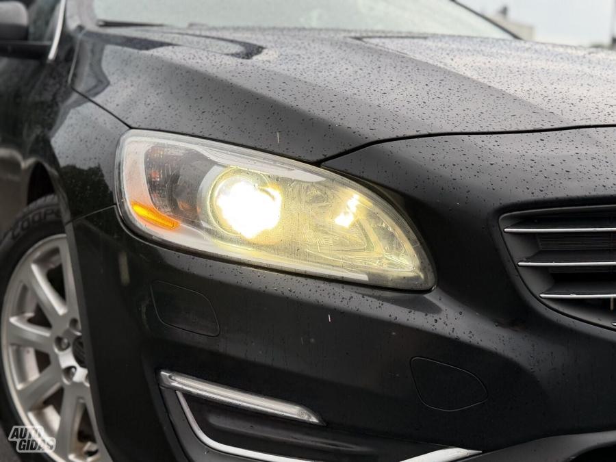 Melns Volvo S60 2014 Panevēža, ar dzinēja tilpumu 2.00 L un nobraukumu 316 tūkst. km par 5500 €, foto 5 vietnē AUTOMOTO.COM.LV