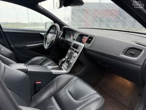 Melns Volvo S60 2014 Panevēža, ar dzinēja tilpumu 2.00 L un nobraukumu 316 tūkst. km par 5500 €, foto 14 vietnē AUTOMOTO.COM.LV