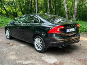 Black Volvo S60 2014 in Riga, with an engine capacity of 2.00 L and mileage of 0 thousand km for 6599 €, photo 4 on AUTOMOTO.COM.LV