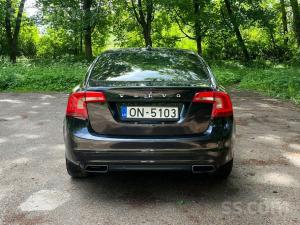 Black Volvo S60 2014 in Riga, with an engine capacity of 2.00 L and mileage of 0 thousand km for 6599 €, photo 5 on AUTOMOTO.COM.LV