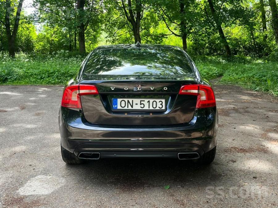 Black Volvo S60 2014 in Riga, with an engine capacity of 2.00 L and mileage of 0 thousand km for 6599 €, photo 5 on AUTOMOTO.COM.LV
