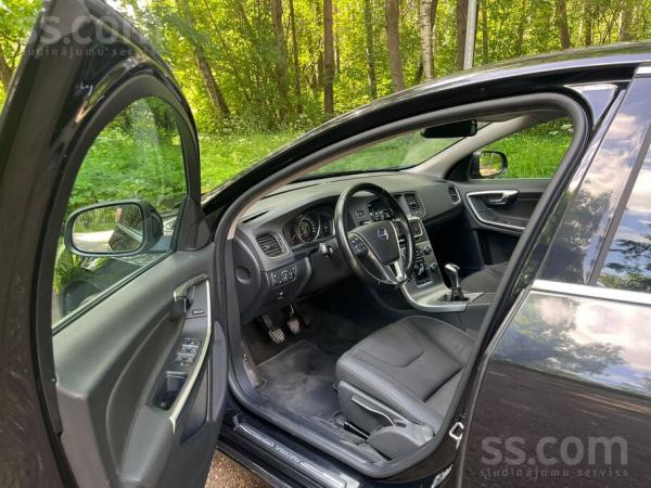 Melns Volvo S60 2014 Rīga, ar dzinēja tilpumu 2.00 L un nobraukumu 0 tūkst. km par 6599 €, foto 9 vietnē AUTOMOTO.COM.LV