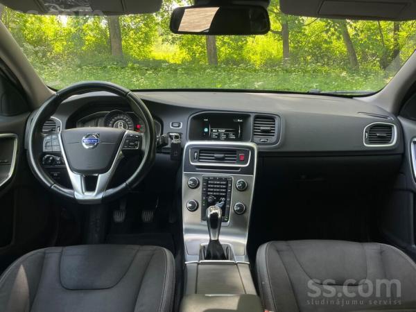 Melns Volvo S60 2014 Rīga, ar dzinēja tilpumu 2.00 L un nobraukumu 0 tūkst. km par 6599 €, foto 10 vietnē AUTOMOTO.COM.LV