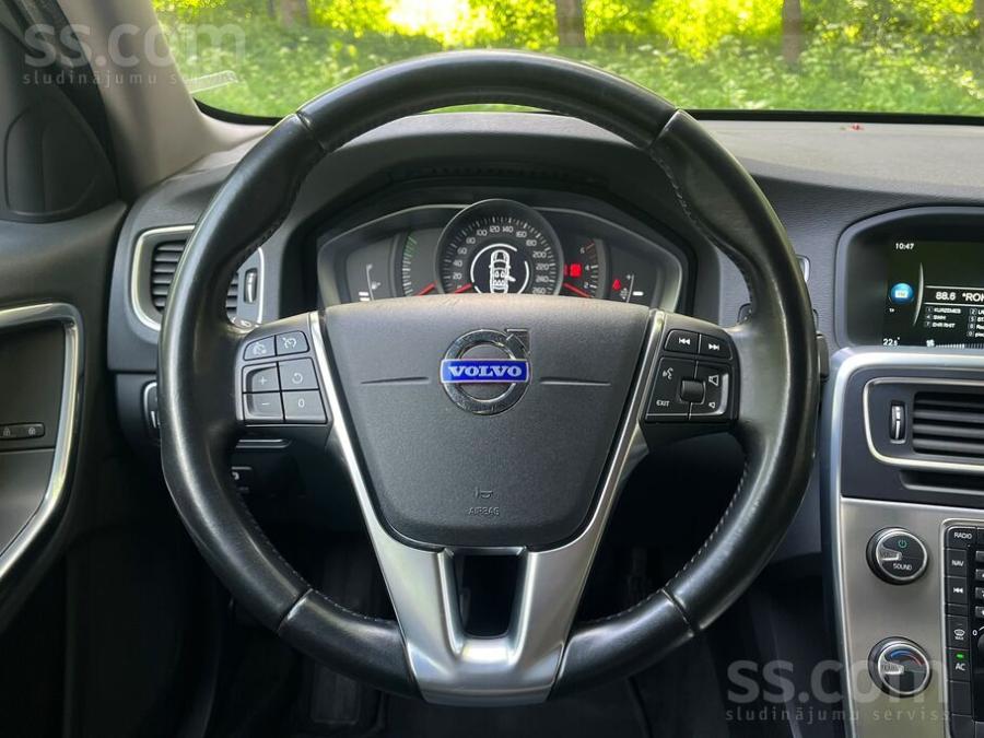 Black Volvo S60 2014 in Riga, with an engine capacity of 2.00 L and mileage of 0 thousand km for 6599 €, photo 13 on AUTOMOTO.COM.LV
