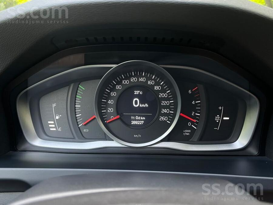 Black Volvo S60 2014 in Riga, with an engine capacity of 2.00 L and mileage of 0 thousand km for 6599 €, photo 16 on AUTOMOTO.COM.LV
