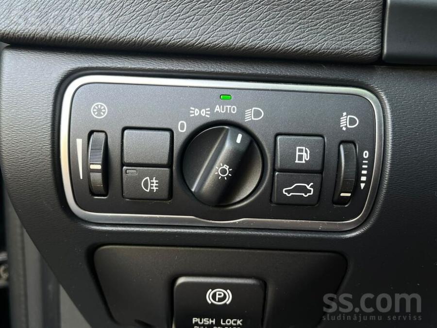 Black Volvo S60 2014 in Riga, with an engine capacity of 2.00 L and mileage of 0 thousand km for 6599 €, photo 18 on AUTOMOTO.COM.LV