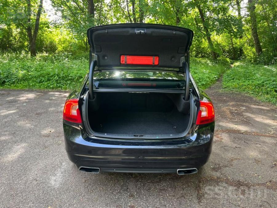Black Volvo S60 2014 in Riga, with an engine capacity of 2.00 L and mileage of 0 thousand km for 6599 €, photo 25 on AUTOMOTO.COM.LV