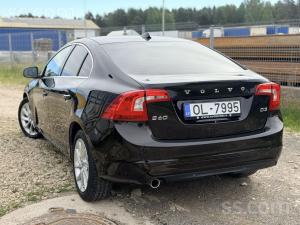 Melns Volvo S60 2014 Rīga, ar dzinēja tilpumu 2.00 L un nobraukumu 142 tūkst. km par 9995 €, foto 3 vietnē AUTOMOTO.COM.LV