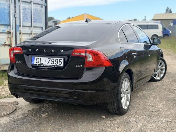 Black Volvo S60 2014 in Riga, with an engine capacity of 2.00 L and mileage of 142 thousand km for 9995 €, photo 4 on AUTOMOTO.COM.LV