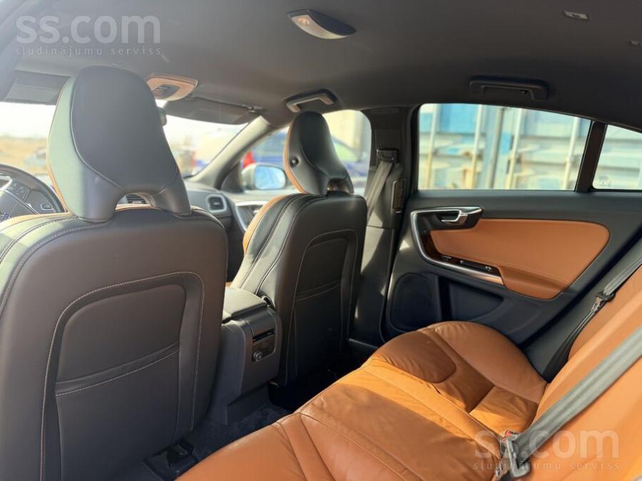 Melns Volvo S60 2014 Rīga, ar dzinēja tilpumu 2.00 L un nobraukumu 142 tūkst. km par 9995 €, foto 8 vietnē AUTOMOTO.COM.LV