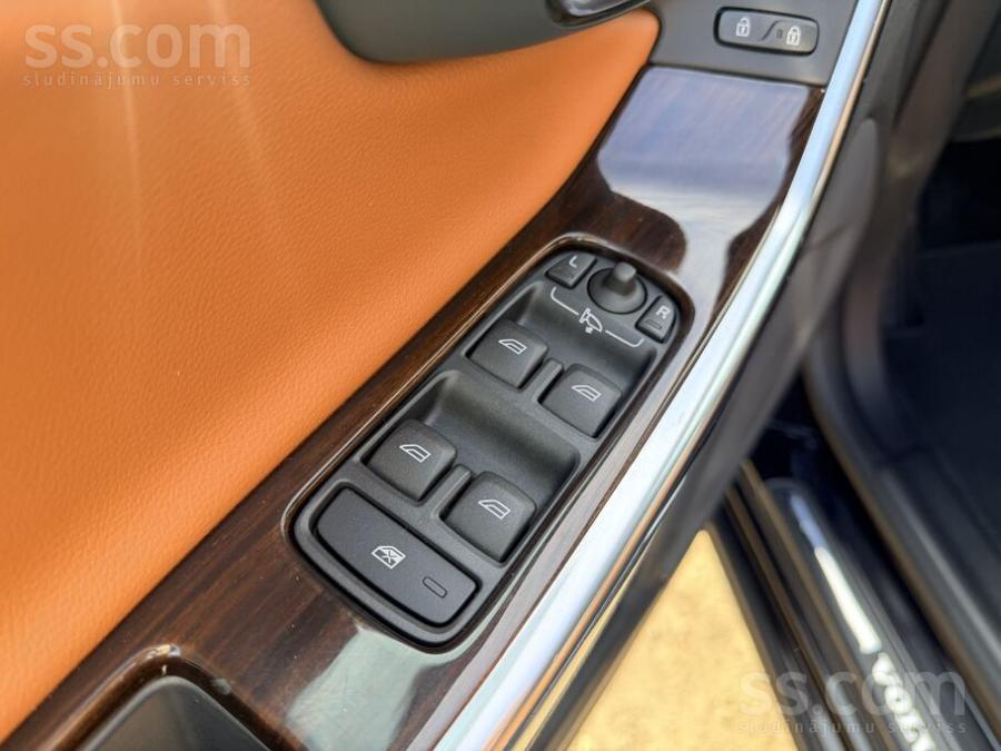 Melns Volvo S60 2014 Rīga, ar dzinēja tilpumu 2.00 L un nobraukumu 142 tūkst. km par 9995 €, foto 11 vietnē AUTOMOTO.COM.LV