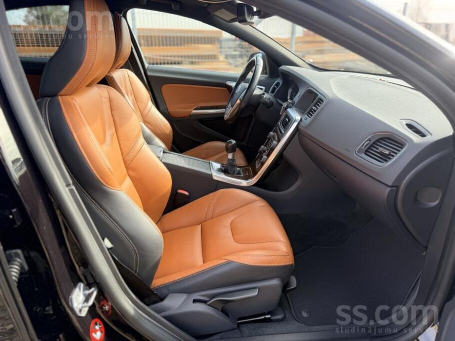 Melns Volvo S60 2014 Rīga, ar dzinēja tilpumu 2.00 L un nobraukumu 142 tūkst. km par 9995 €, foto 16 vietnē AUTOMOTO.COM.LV