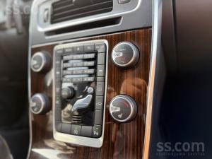 Melns Volvo S60 2014 Rīga, ar dzinēja tilpumu 2.00 L un nobraukumu 142 tūkst. km par 9995 €, foto 18 vietnē AUTOMOTO.COM.LV
