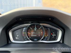 Melns Volvo S60 2014 Rīga, ar dzinēja tilpumu 2.00 L un nobraukumu 142 tūkst. km par 9995 €, foto 28 vietnē AUTOMOTO.COM.LV