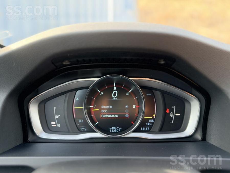 Melns Volvo S60 2014 Rīga, ar dzinēja tilpumu 2.00 L un nobraukumu 142 tūkst. km par 9995 €, foto 28 vietnē AUTOMOTO.COM.LV