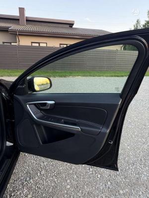 Черный Вольво С60 2014 в Шяуляй, объемом двигателя 2.95 л и пробегом 277 тыс. км за 7950 €, фото 17 на AUTOMOTO.COM.LV