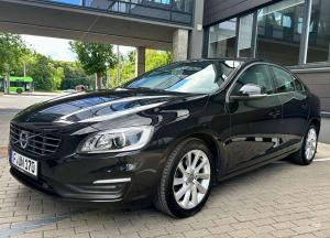 Black Volvo S60 2014 in Kaunas, with an engine capacity of 2.00 L and mileage of 238 thousand km for 5990 €, photo 3 on AUTOMOTO.COM.LV