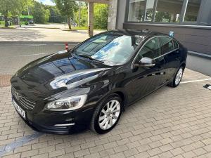 Black Volvo S60 2014 in Kaunas, with an engine capacity of 2.00 L and mileage of 238 thousand km for 5990 €, photo 6 on AUTOMOTO.COM.LV
