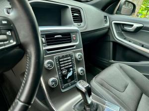 Black Volvo S60 2014 in Kaunas, with an engine capacity of 2.00 L and mileage of 238 thousand km for 5990 €, photo 15 on AUTOMOTO.COM.LV
