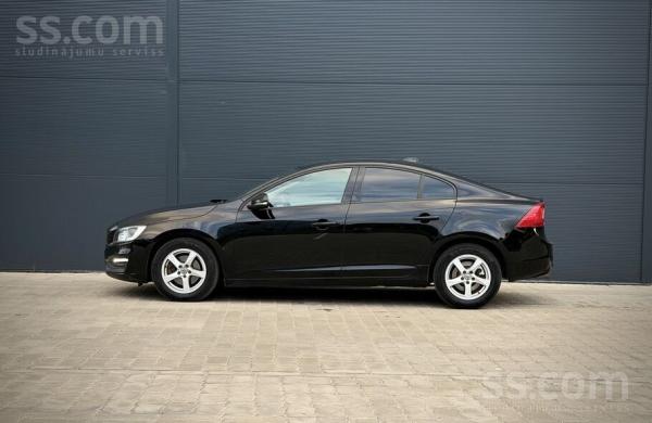 Melns Volvo S60 2014 Rīga, ar dzinēja tilpumu 1.60 L un nobraukumu 224 tūkst. km par 7299 €, foto 2 vietnē AUTOMOTO.COM.LV