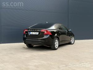 Black Volvo S60 2014 in Riga, with an engine capacity of 1.60 L and mileage of 224 thousand km for 7299 €, photo 7 on AUTOMOTO.COM.LV