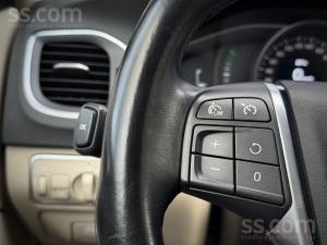 Black Volvo S60 2014 in Riga, with an engine capacity of 1.60 L and mileage of 224 thousand km for 7299 €, photo 13 on AUTOMOTO.COM.LV