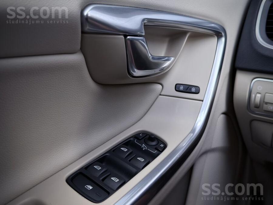 Black Volvo S60 2014 in Riga, with an engine capacity of 1.60 L and mileage of 224 thousand km for 7299 €, photo 20 on AUTOMOTO.COM.LV