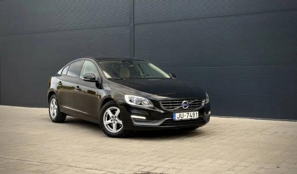 Melns Volvo S60 2014 Rīga, ar dzinēja tilpumu 1.60 L un nobraukumu 224 tūkst. km par 7299 €, foto 4 vietnē AUTOMOTO.COM.LV